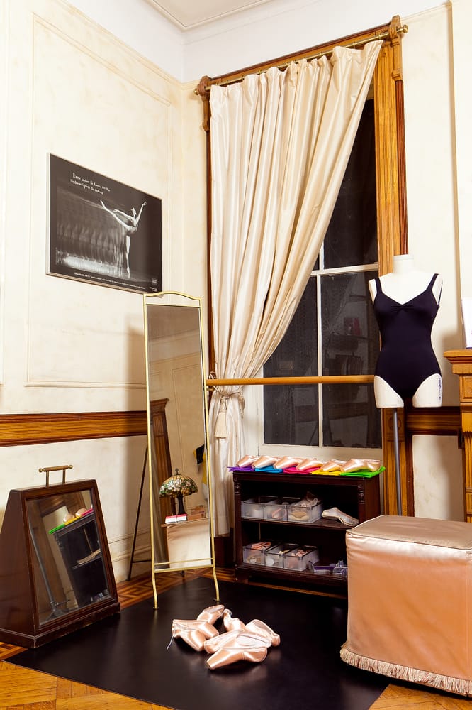 GAYNOR MINDEN - Updated October 2025 - 23 Reviews - 140 W 16th St, New ...