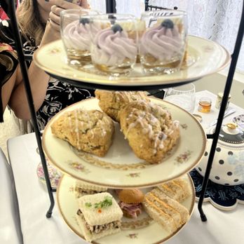 THE FLOUR BOX TEA ROOM AND CAFE - Updated November 2025 - 201 Photos ...