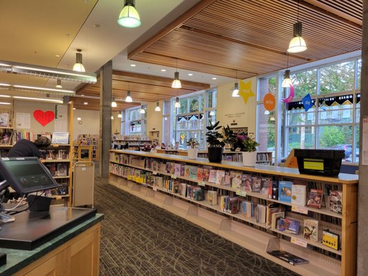 MULTNOMAH COUNTY LIBRARY - HOLLYWOOD LIBRARY - TEMP. CLOSED - Updated ...