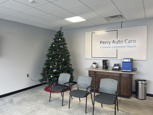 PERRY AUTO CARE - Updated September 2025 - 10 Photos - 20343 Blondo ...