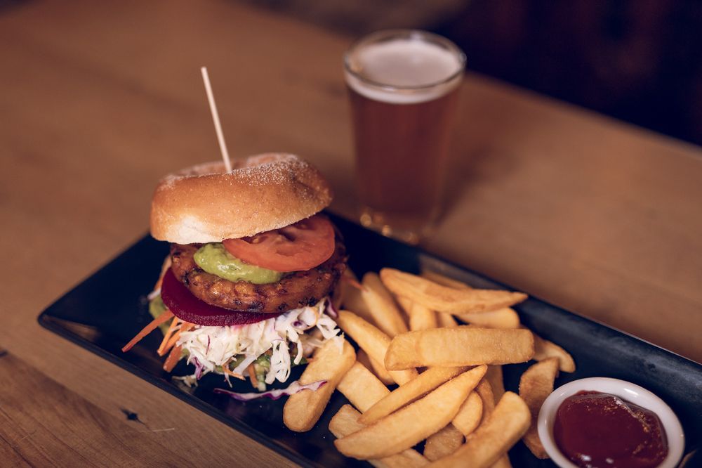 THE QUADRANT IRISH PUB & KITCHEN - Updated September 2025 - 16 Photos ...