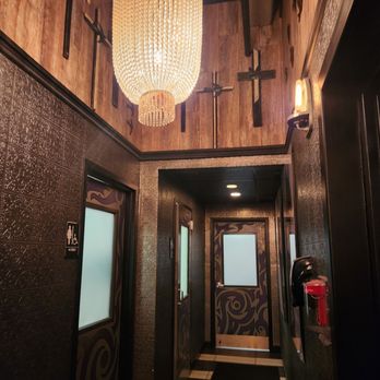 INK N IVY - Updated August 2025 - 610 Photos & 839 Reviews - 222 S ...