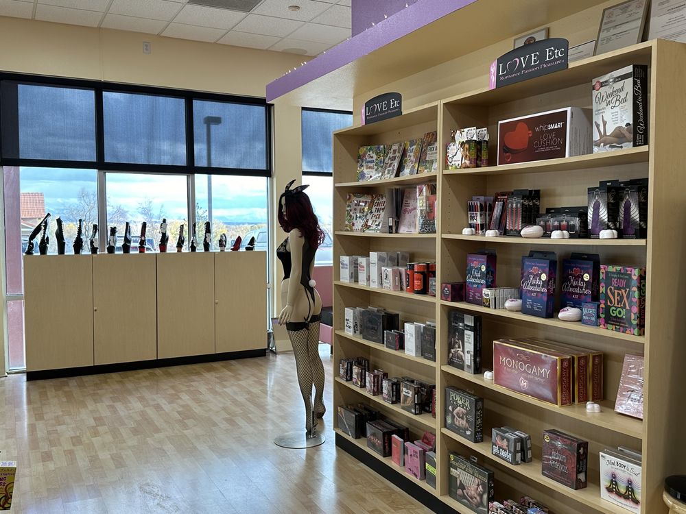 LOVE ETC - Updated October 2025 - 27 Photos - 9784 Coors NW ...