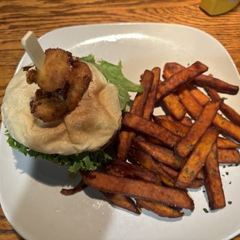 BROKEN BARREL BAR AND GRILL - Updated July 2025 - 37 Photos & 20 ...