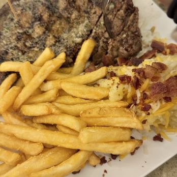 YELLOW BRIX RESTAURANT - Updated April 2025 - 419 Photos & 747 Reviews ...