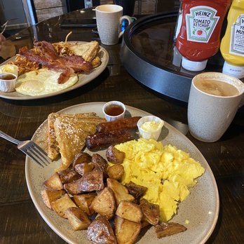 BRAND 44 N TAVERN - Updated June 2024 - 81 Photos & 60 Reviews - 8060 ...