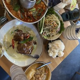 DARA - Updated December 2025 - 124 Photos & 44 Reviews - 1221 Walnut St ...