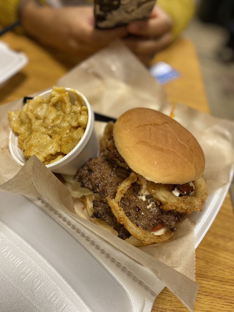 JOHNNY ROGER’S BBQ & BURGERS - Updated May 2025 - 142 Photos & 133 ...