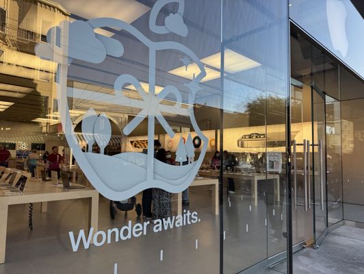 APPLE CHESTNUT STREET - Updated December 2025 - 137 Photos & 476 ...