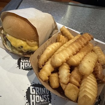 GRINDHOUSE KILLER BURGERS - 134 Photos & 121 Reviews - 2565 Apple ...