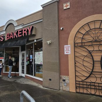 PETERS’ BAKERY - Updated August 2024 - 1952 Photos & 2441 Reviews ...