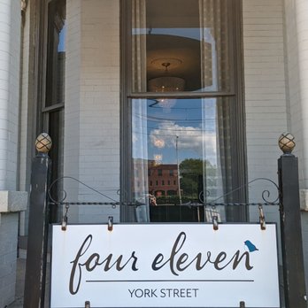 THE INN AT FOUR ELEVEN YORK - Updated October 2025 - 17 Photos - 411 W ...