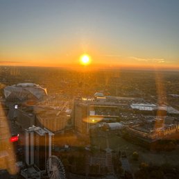 THE SUN DIAL RESTAURANT, BAR & VIEW - Updated July 2025 - 2084 Photos ...