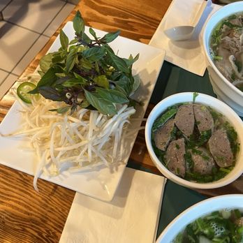 THE PHO CABIN - Updated December 2024 - 288 Photos & 214 Reviews - 200 ...