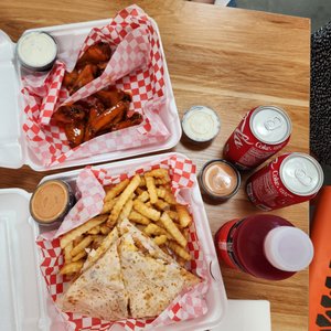 THE KLUCKIN CHICKEN - 71 Photos & 82 Reviews - 28253 Newhall Ranch Rd ...