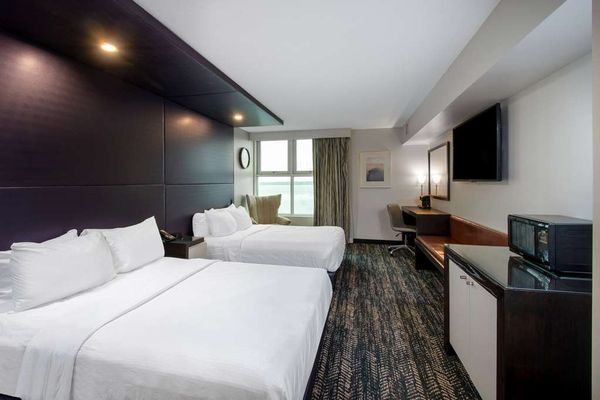 RAMADA PLAZA BY WYNDHAM GENEVA LAKEFRONT RESORT - Updated December 2025 ...