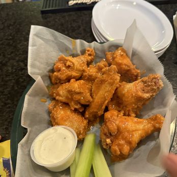 COACH LIGHT INN - Updated December 2025 - 32 Photos & 22 Reviews - 5555 ...