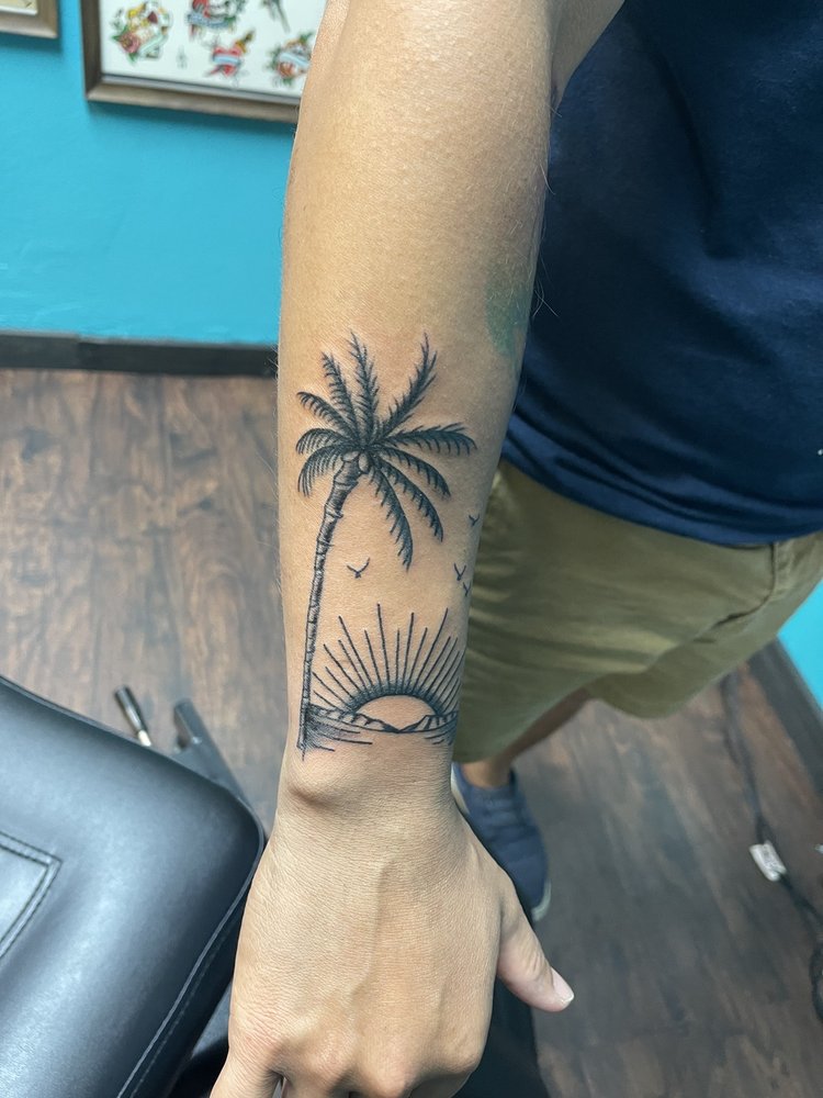 LOLLIS STUDIOS TATTOO COMPANY - Updated July 2025 - 45 Photos - 6537 ...