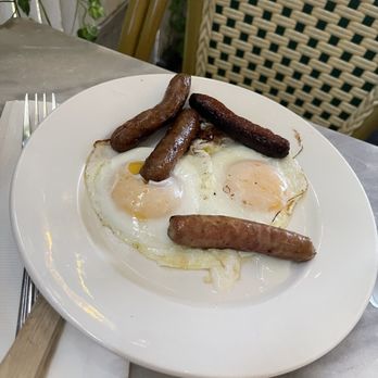 CAFÉ LULUC - Updated July 2024 - 1764 Photos & 1672 Reviews - 214 Smith ...