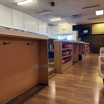 PADDOCK BOWL - Updated December 2025 - 83 Photos & 121 Reviews - 5915 ...