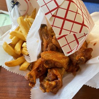 THE ORIGINAL J.R. CRICKETS IN MIDTOWN ATLANTA - Updated July 2024 - 395 ...