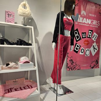 WASHINGTON SQUARE - Updated December 2025 - 222 Photos & 265 Reviews ...