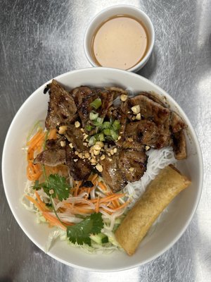 PHO BEN - 37 Photos - 2069 Springwood Rd, York, Pennsylvania ...