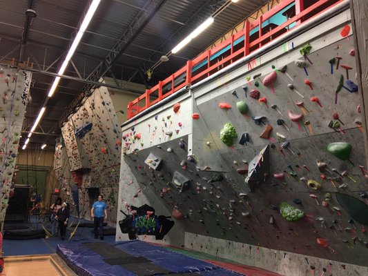 Climb Time Indy - 40 Photos & 50 Reviews - Rock Climbing - 8750 ...