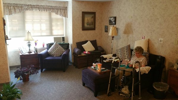 SUFFIELD HOUSE - Updated October 2025 - 1 Canal Rd, Suffield ...