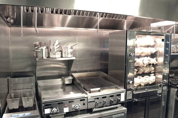 DINE COMPANY - Updated December 2025 - 33 Photos - 3110 Preston Hwy ...