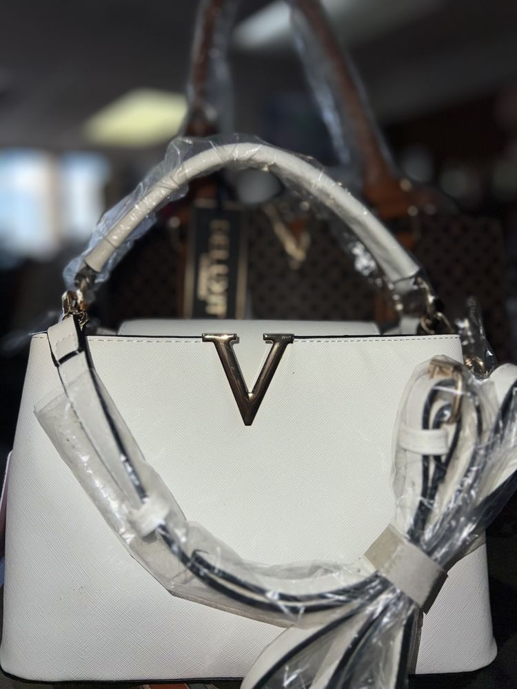 LILO’S PRODUCT - Updated July 2024 - 4583 NW Miami Ct, Miami, Florida ...