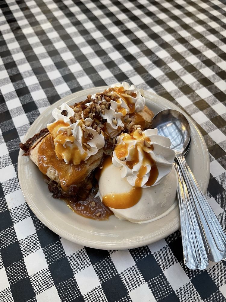 THE AUSLANDER - Updated January 2026 - 1257 Photos & 1282 Reviews - 323 ...