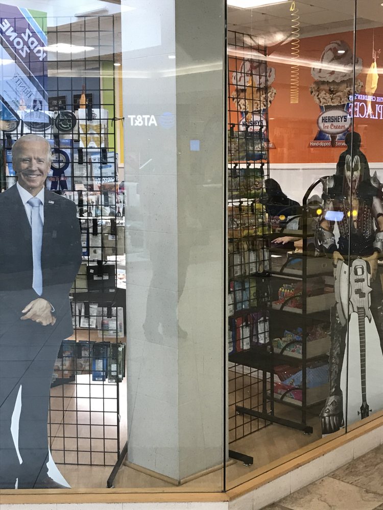 CJ BUCKET’S CANDY SHOP - Updated October 2025 - 67800 Mall Rd, Saint ...