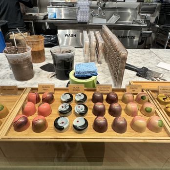 DANIEL CORPUZ CHOCOLATIER - Updated April 2025 - 72 Photos & 20 Reviews ...