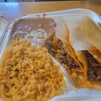 BIRRIERIA LITTLE TIJUANA - Updated December 2024 - 449 Photos & 668 ...