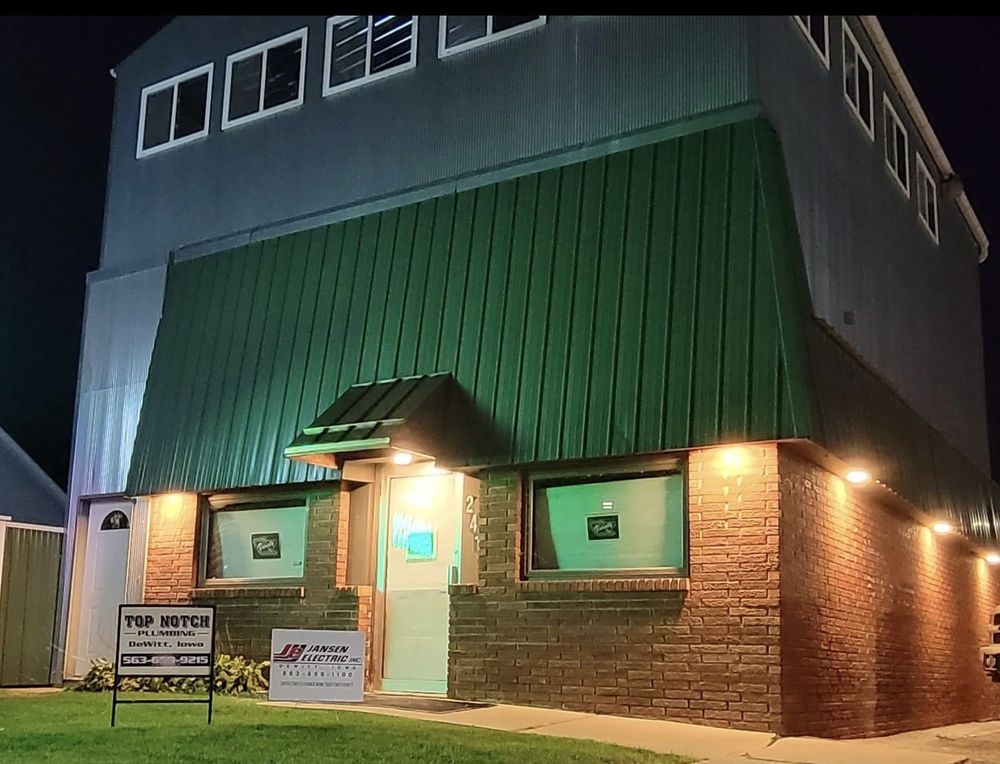 THE VARSITY TAP - Updated December 2025 - 241 11th St, DeWitt, Iowa ...