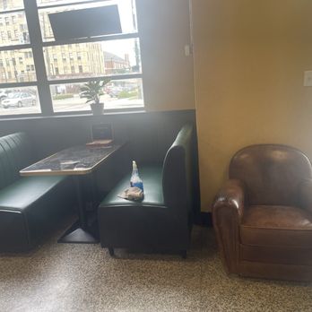 GRIFFIN LOUNGE - Updated December 2025 - 80 Photos & 22 Reviews - 108 E ...