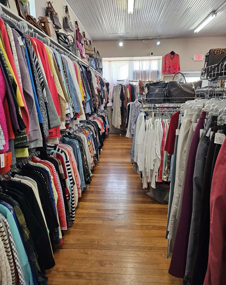 SANDY’S UPSCALE CONSIGNMENT - Updated July 2025 - 16 Reviews - 212 ...