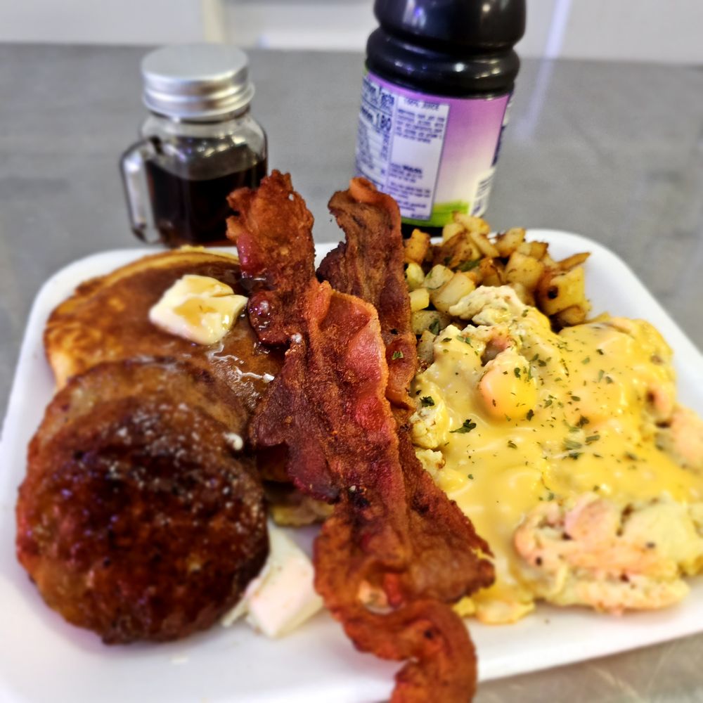 ARTIST ROOM CAFE - Updated January 2025 - 13 Photos - 5125 W Madison St ...