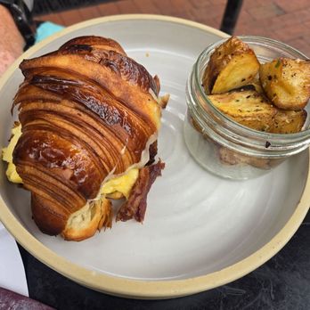 RENAUD’S PATISSERIE & BISTRO - Updated January 2026 - 715 Photos & 636 ...