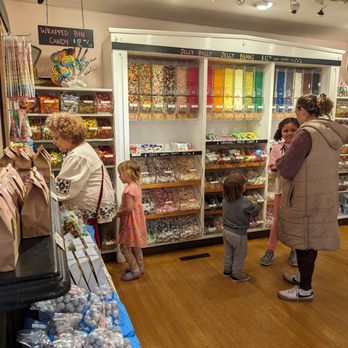 CHATHAM CANDY MANOR - Updated October 2025 - 105 Photos & 137 Reviews ...