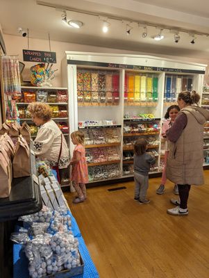 CHATHAM CANDY MANOR - Updated January 2026 - 105 Photos & 138 Reviews ...