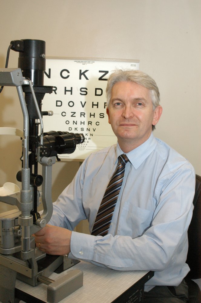 PROFESSOR IAN PEARCE OPHTHALMOLOGIST AND VITREORETINAL SURGEON - Spire ...