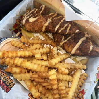 BIRDIES HOT CHICKEN - Updated May 2024 - 27 Photos & 29 Reviews - 135 ...