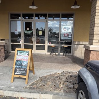 PARADISE VALLEY BURGER - Updated July 2025 - 201 Photos & 161 Reviews ...