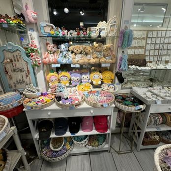 ELENA HAWAII - Updated January 2026 - 17 Photos - 2005 Kālia Rd ...