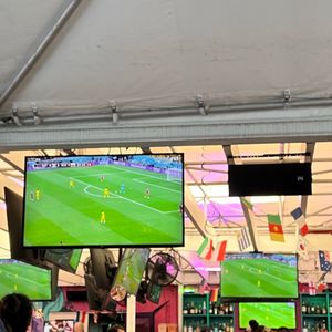 GRAILS MIAMI - RESTAURANT & SPORTS BAR - 1077 Photos & 431 Reviews ...