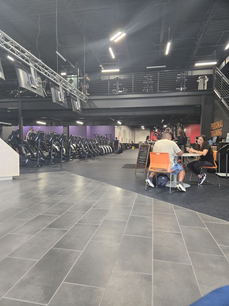 CRUNCH FITNESS - MYRTLE BEACH - Updated June 2026 - 2400 Coastal Grand ...