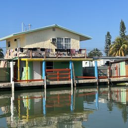 CASTAWAY WATERFRONT RESTAURANT & SUSHI BAR - Updated December 2025 ...