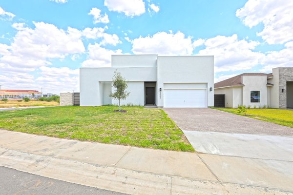 SKG HOMES - Updated December 2025 - 3910 E Del Mar, Laredo, Texas ...